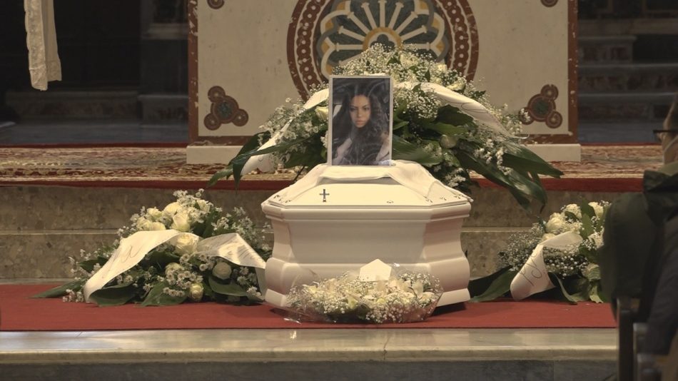 funerale debora altare - Lab TV Lab TV