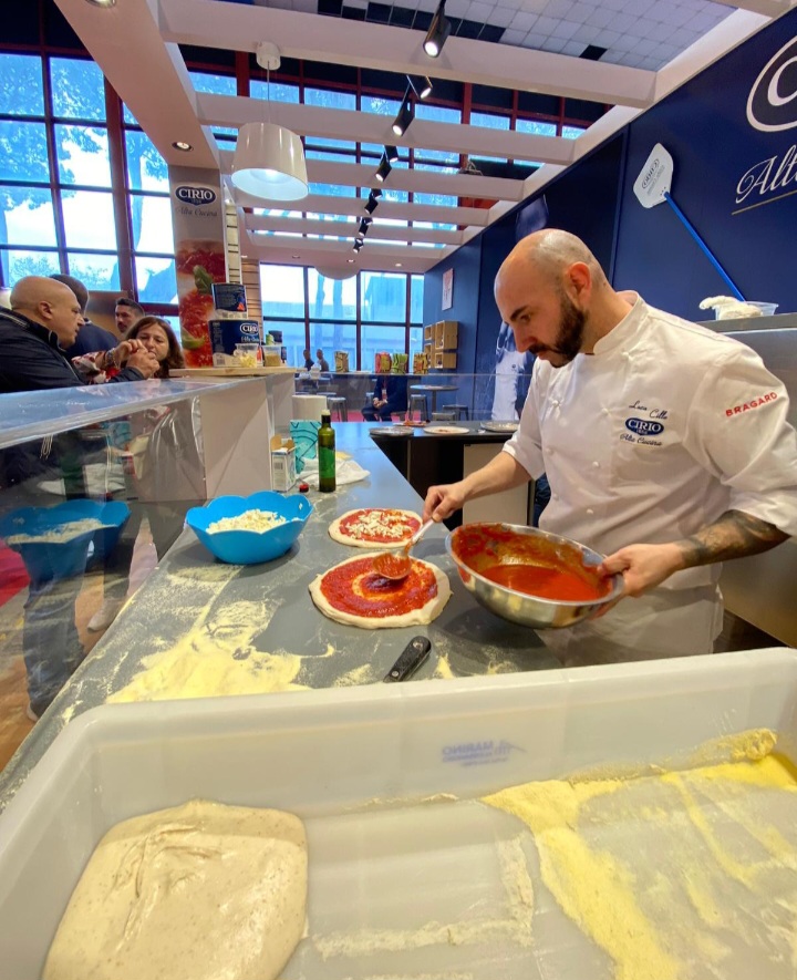 Il pizzaiolo Beneventano Luca Cillo presente all'evento a Napoli "Tutto ...
